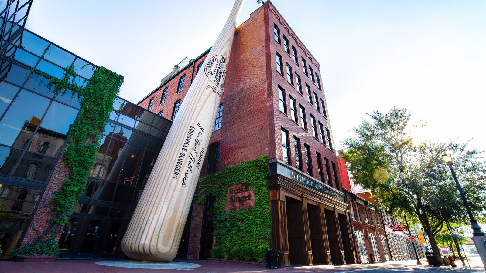 Marucci Replaces Louisville Slugger As The Official Bat Of MLB