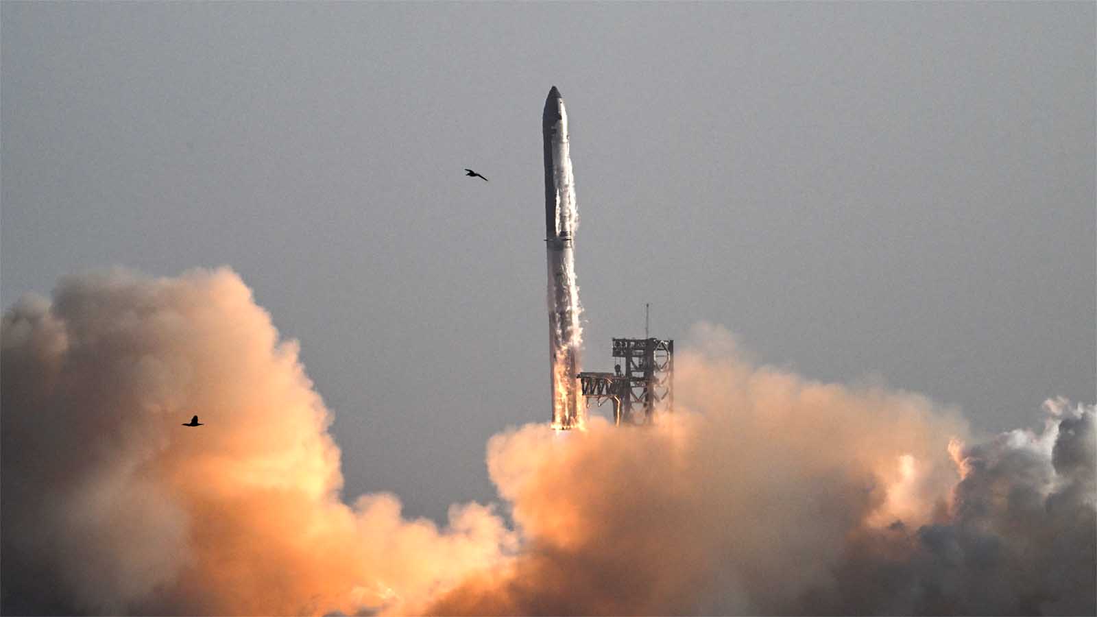 Exploding SpaceX Rocket Sparks UFO Concerns In Florida: Videos