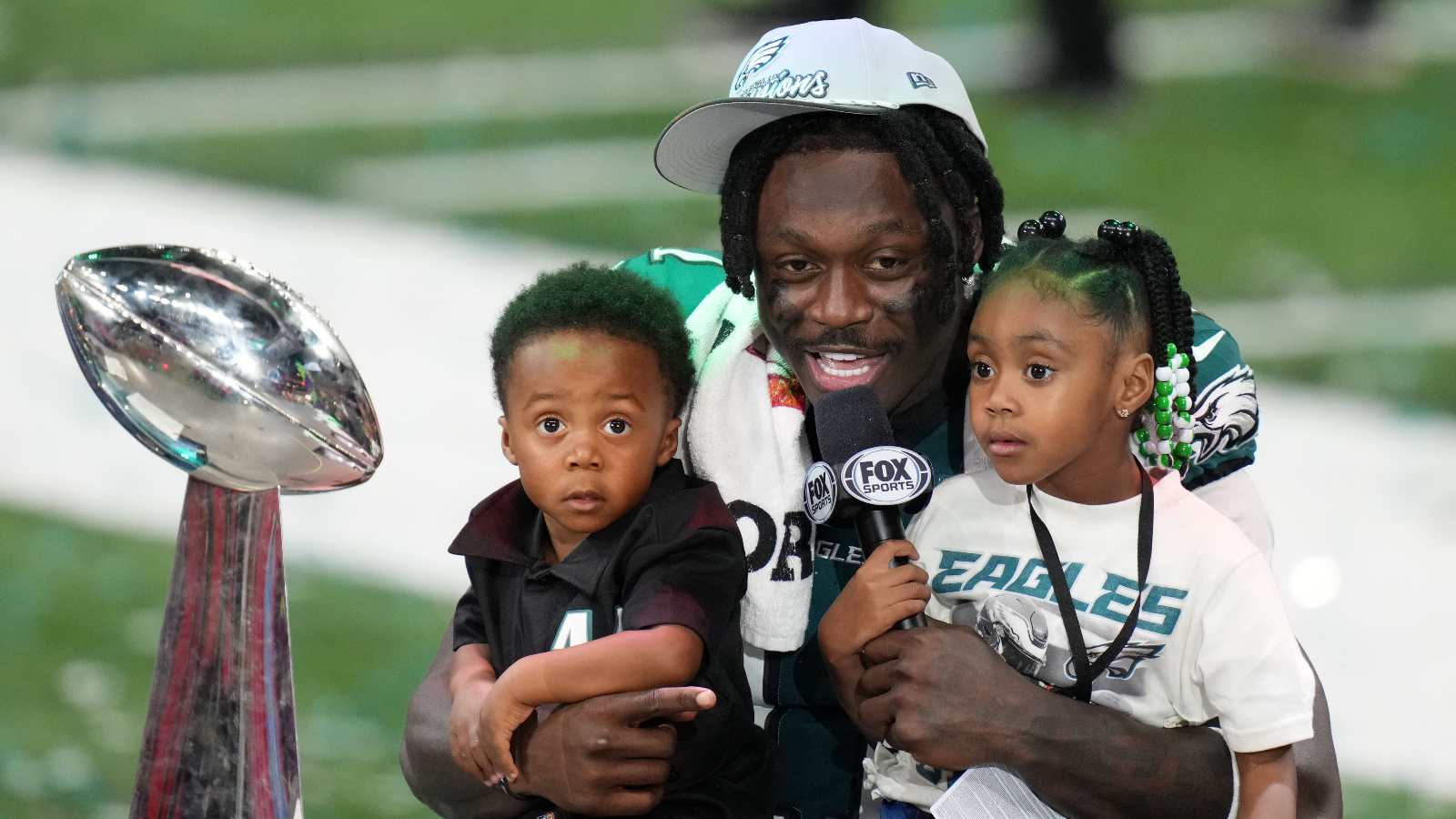 Philadelphia Eagles Star AJ Brown Calls Out Car Thief On Twitter