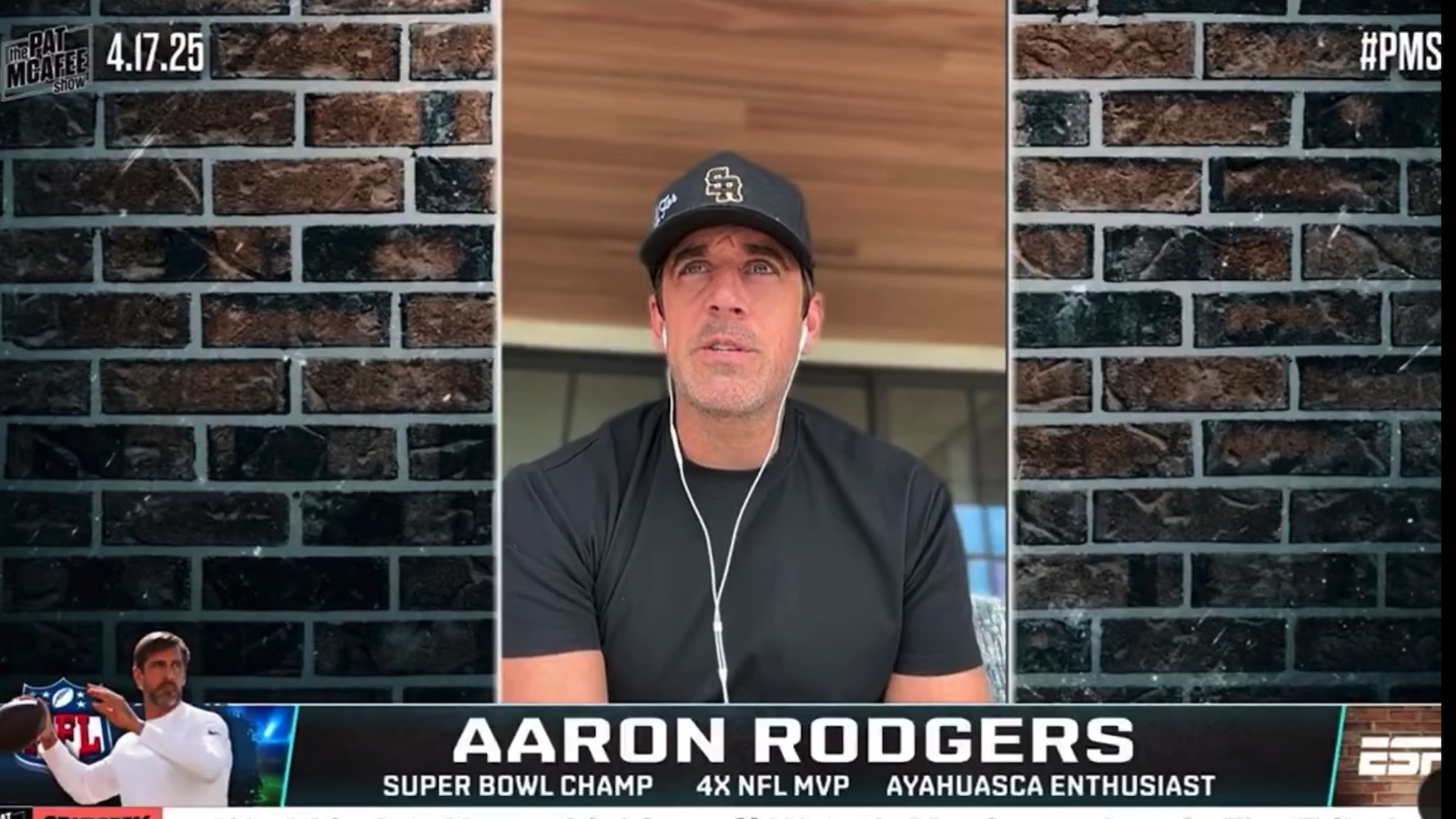 Aaron Rodgers Wants The Steelers To 'Roll Out The Red Carpet'