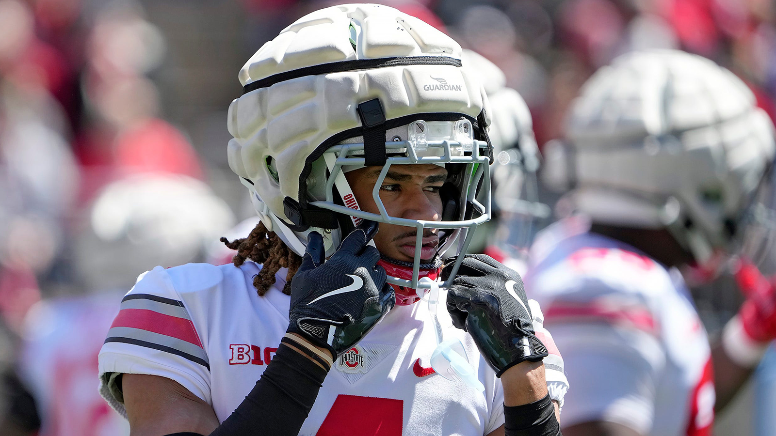 Ohio State Freshman Dwarfs Legendary DB With Massive Arms