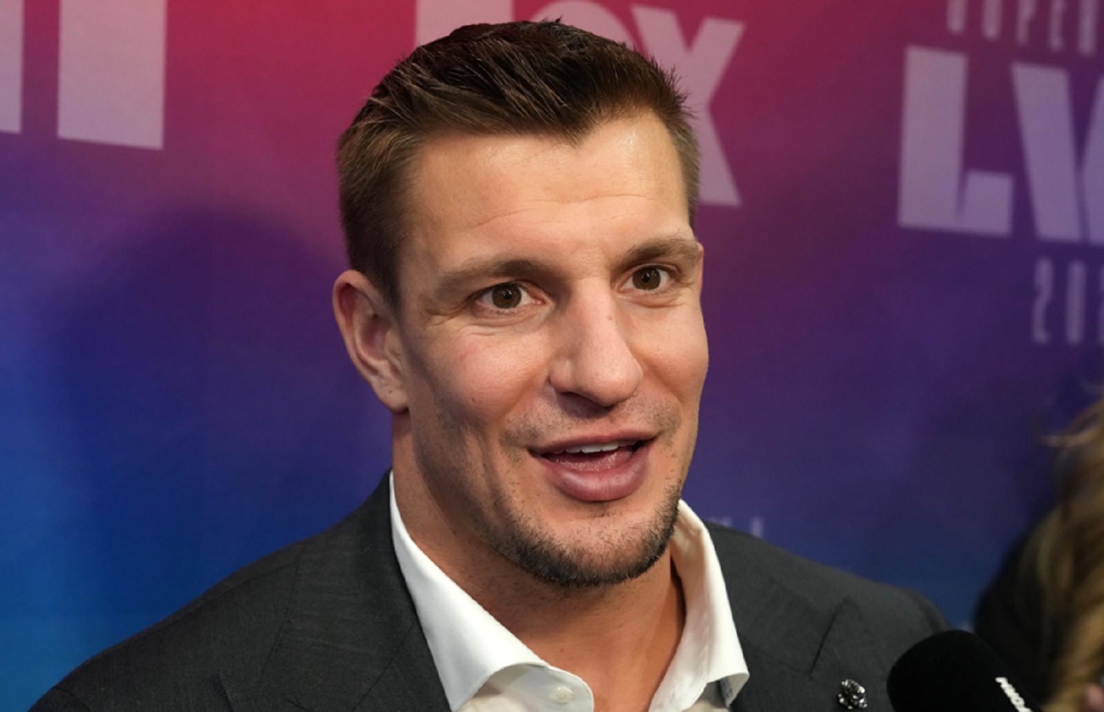 Rob Gronkowski Invites Bill Belichick & His Girlfriend To Gronk Beach Party
