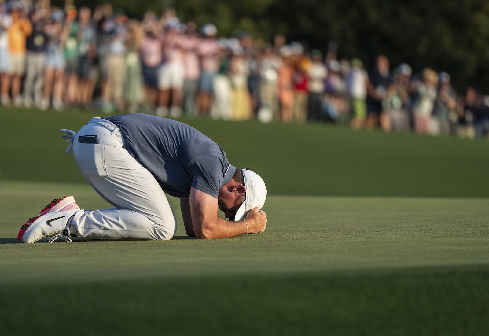 Ken Griffey Jr. Snapped Iconic Pic Of Rory McIlroy's Masters Win