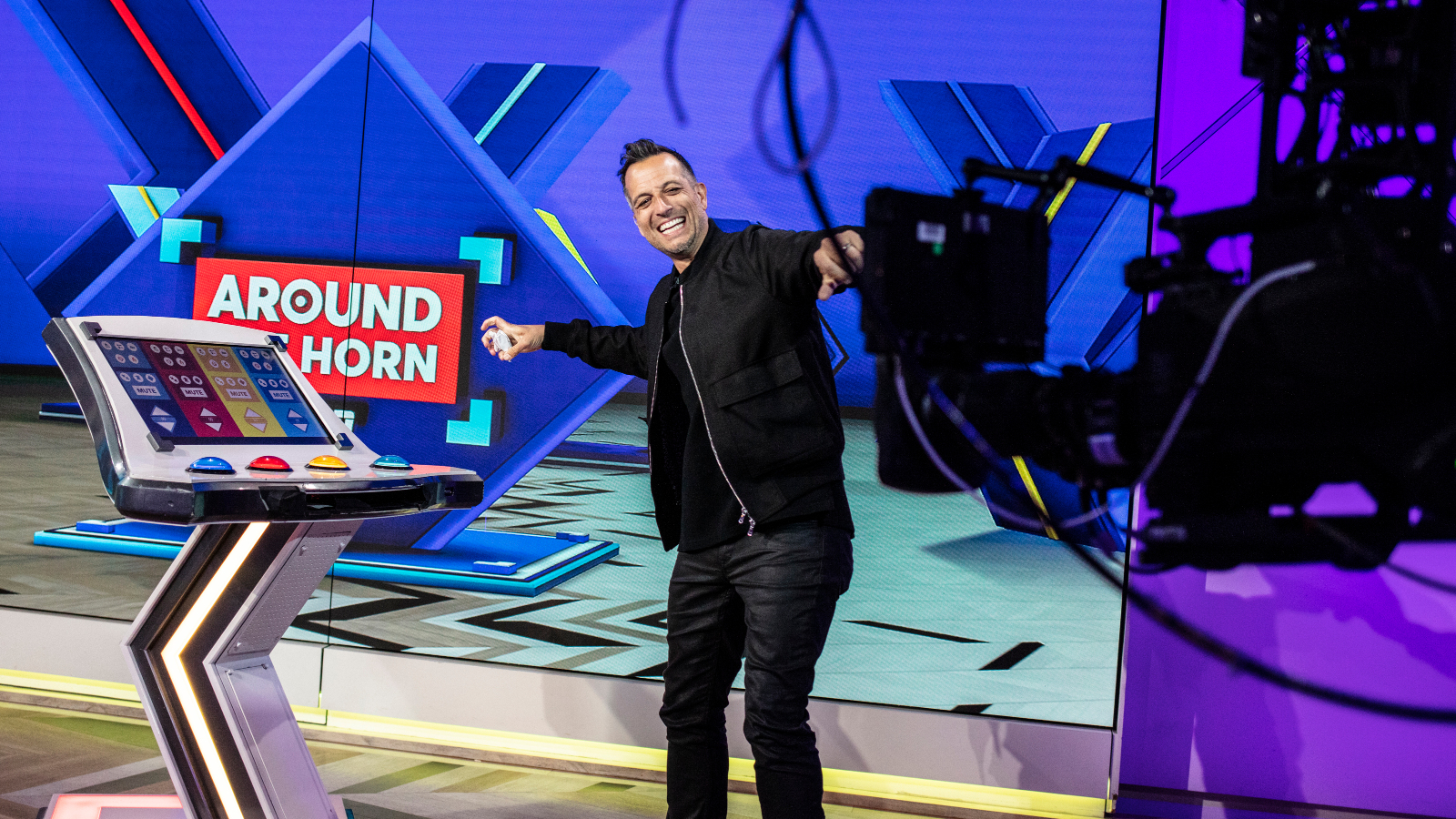 Tony Reali Claps Back At Claim 'Around The Horn' Was 'Too Woke'