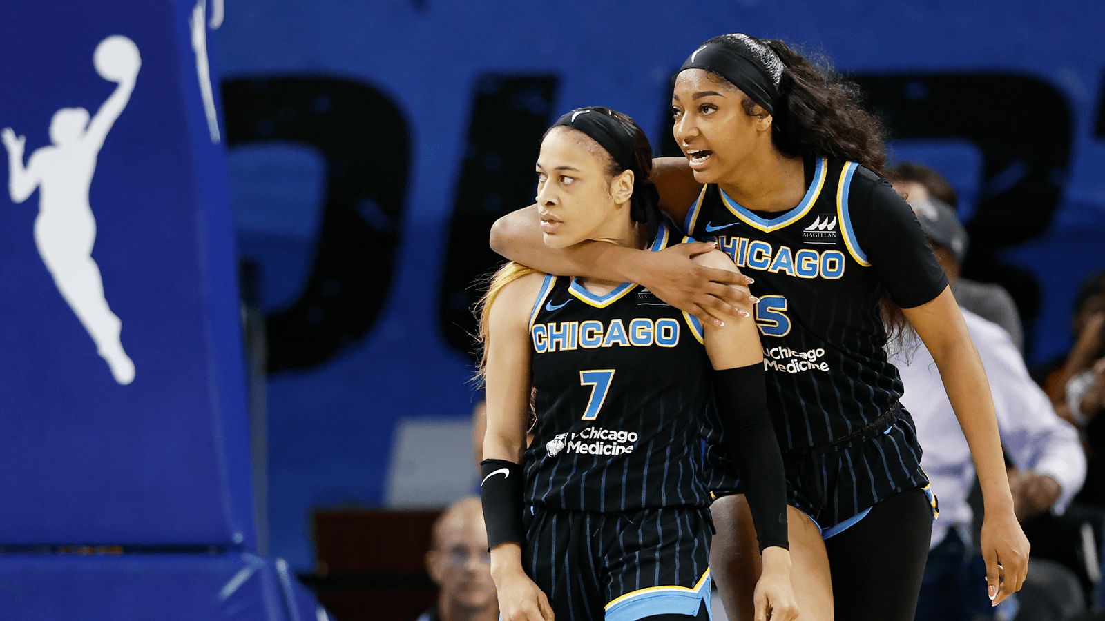 Chennedy Carter Kisses Female Fan In Mexico After WNBA Ban