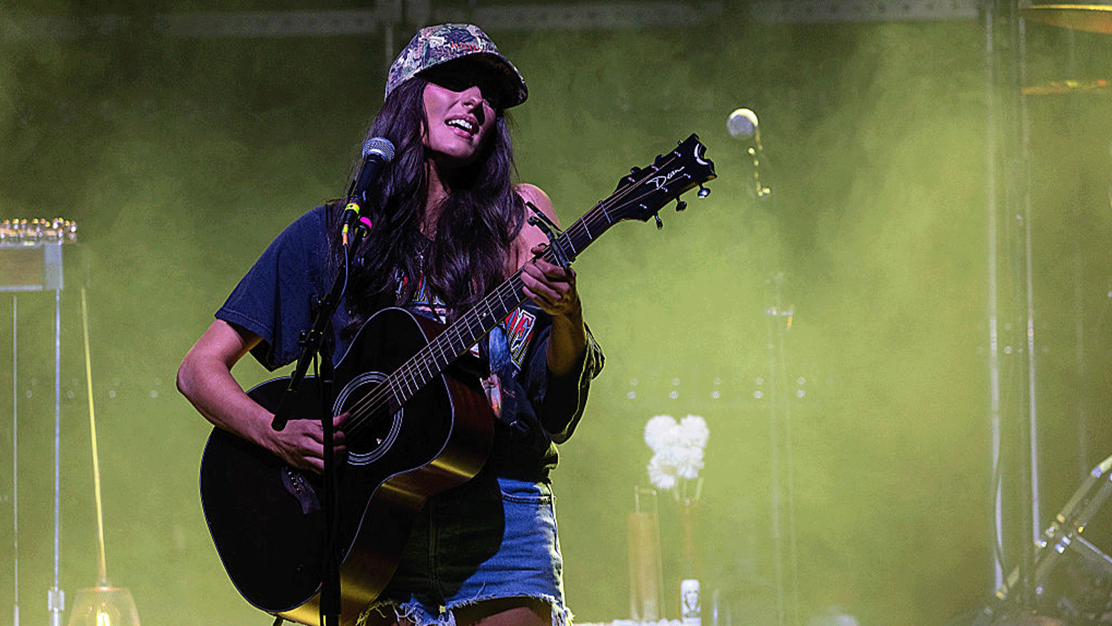 Rising Country Singer's Reaction To Fan Demand Starts Debate