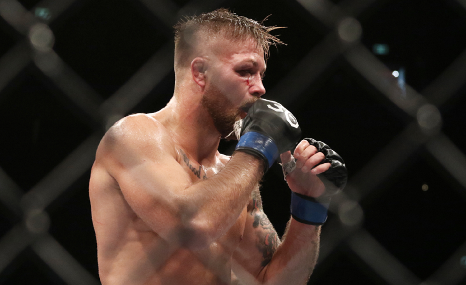 American UFC Fighter Loudly Booed By Canadians