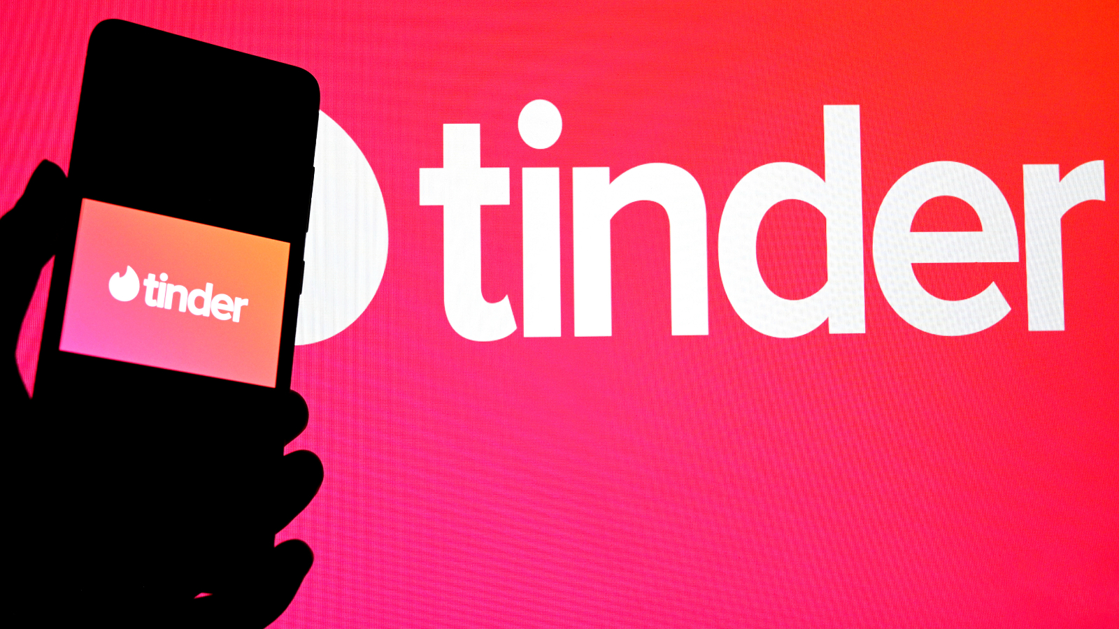 Short Men Crashing Out Over Tinder Height Filter Announcement