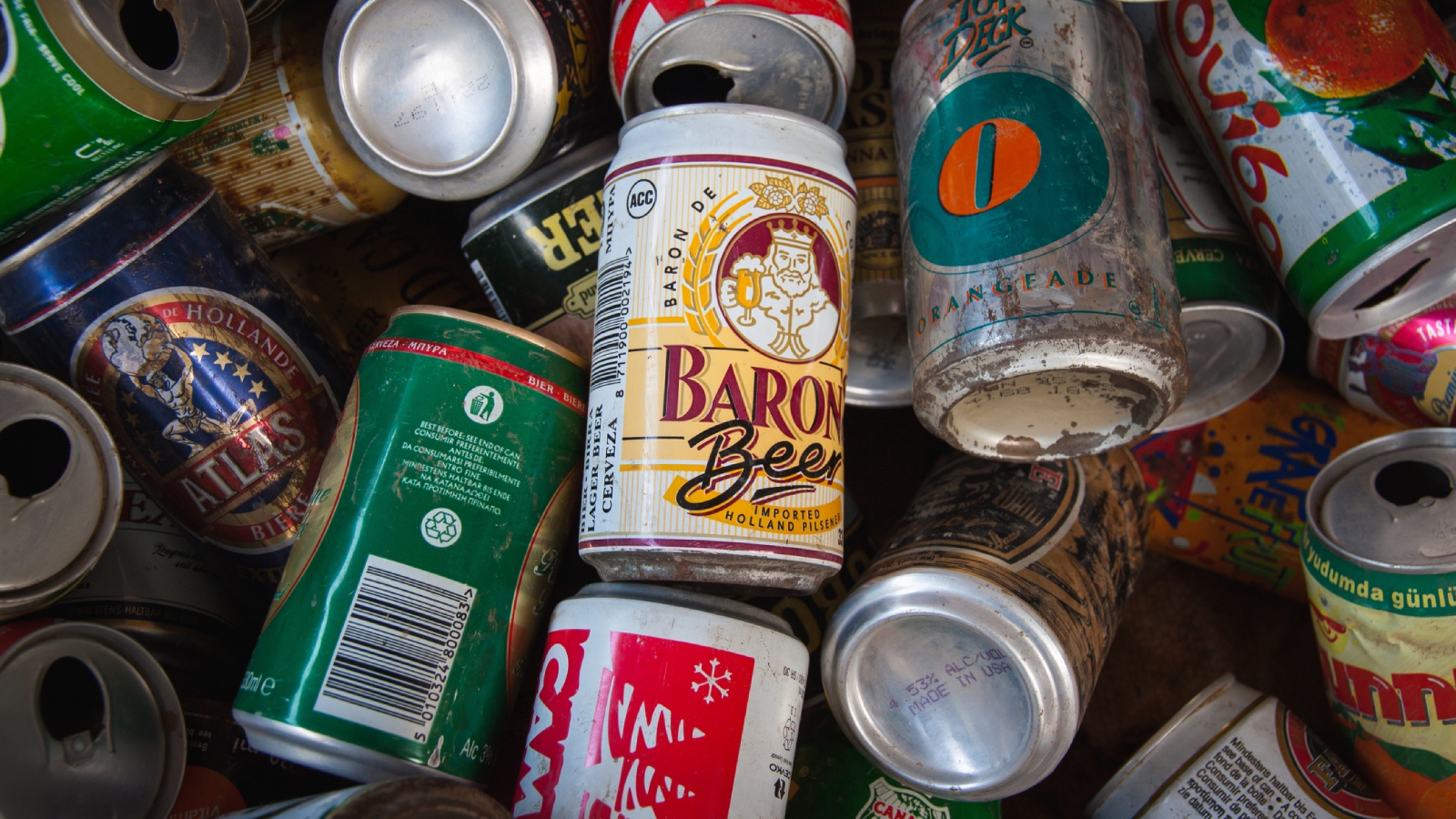 Joel Dahmen Gives Fan Beer Money After Hitting Him With Drive