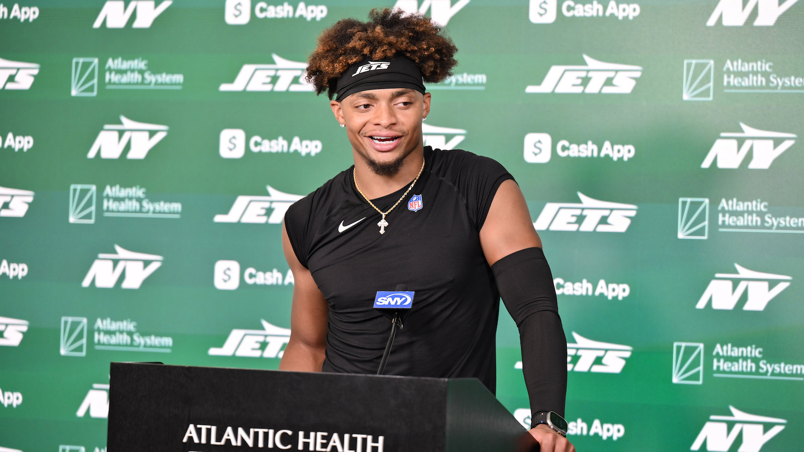 New York Jets Quarterback Justin Fields Reportedly Lighting It Up At ...