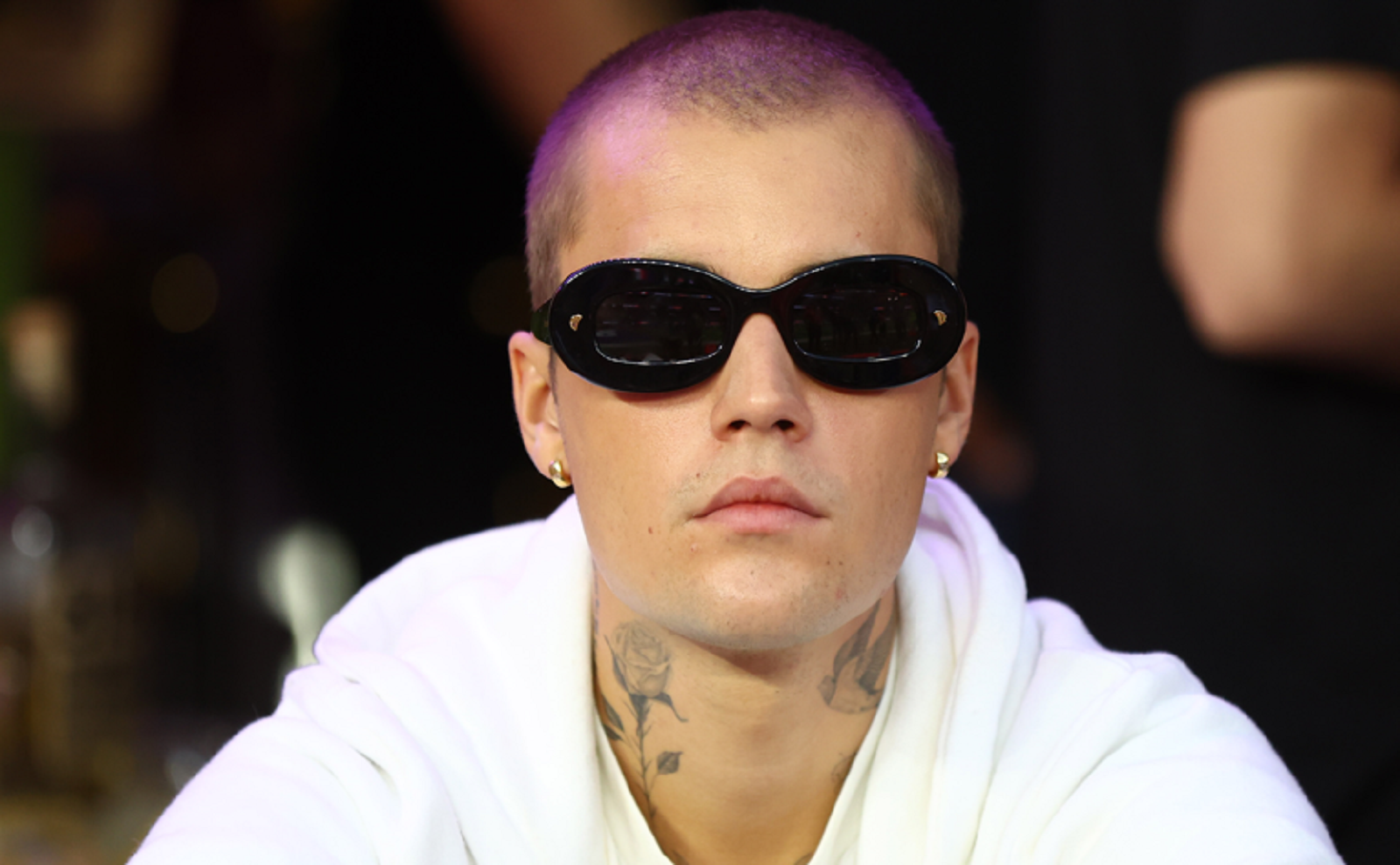 Justin Bieber Loses His Mind At Paparazzi Outside California Restaurant