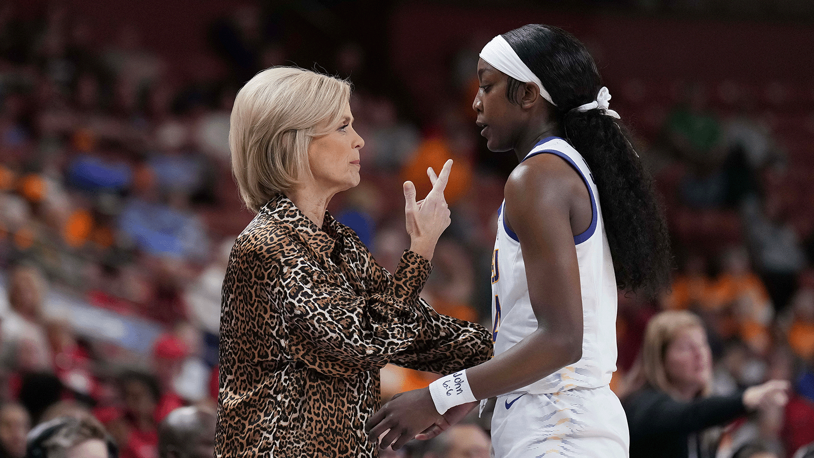 Flau'jae Johnson Expects To Run Sprints For Kim Mulkey Criticism