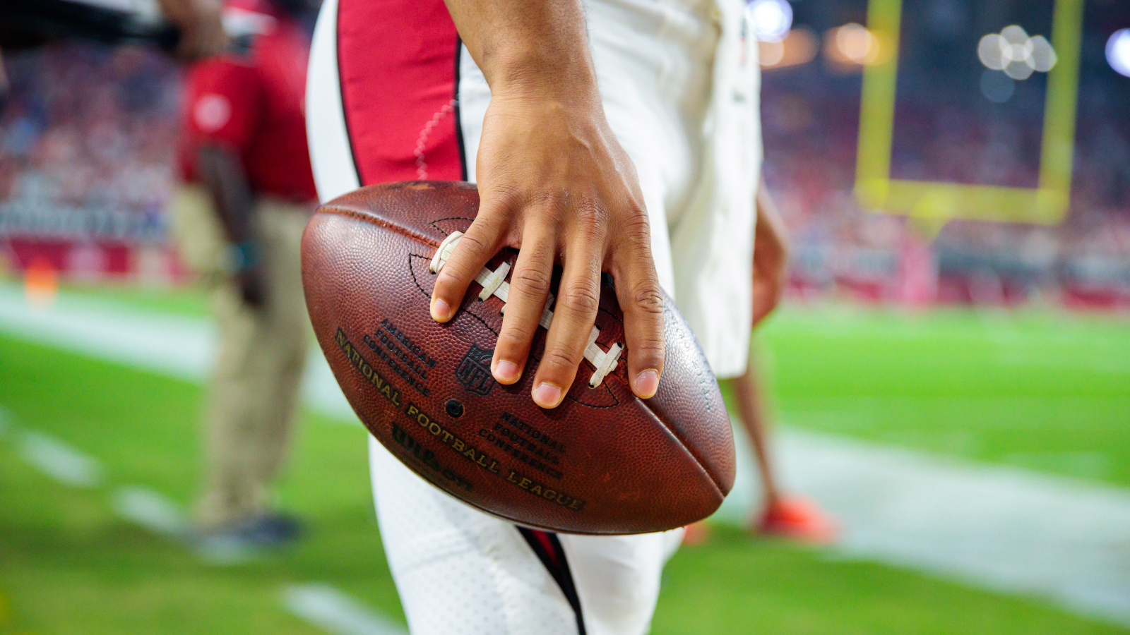 The 15 QBs With The Smallest Hands In The NFL Right Now