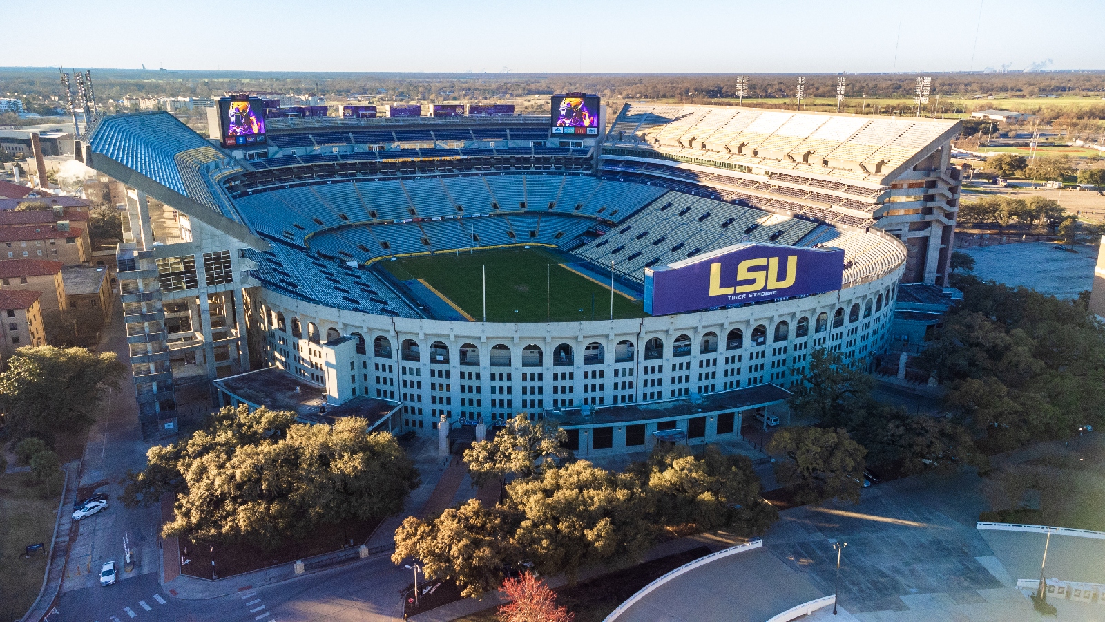 10 Most Valuable College Football Programs