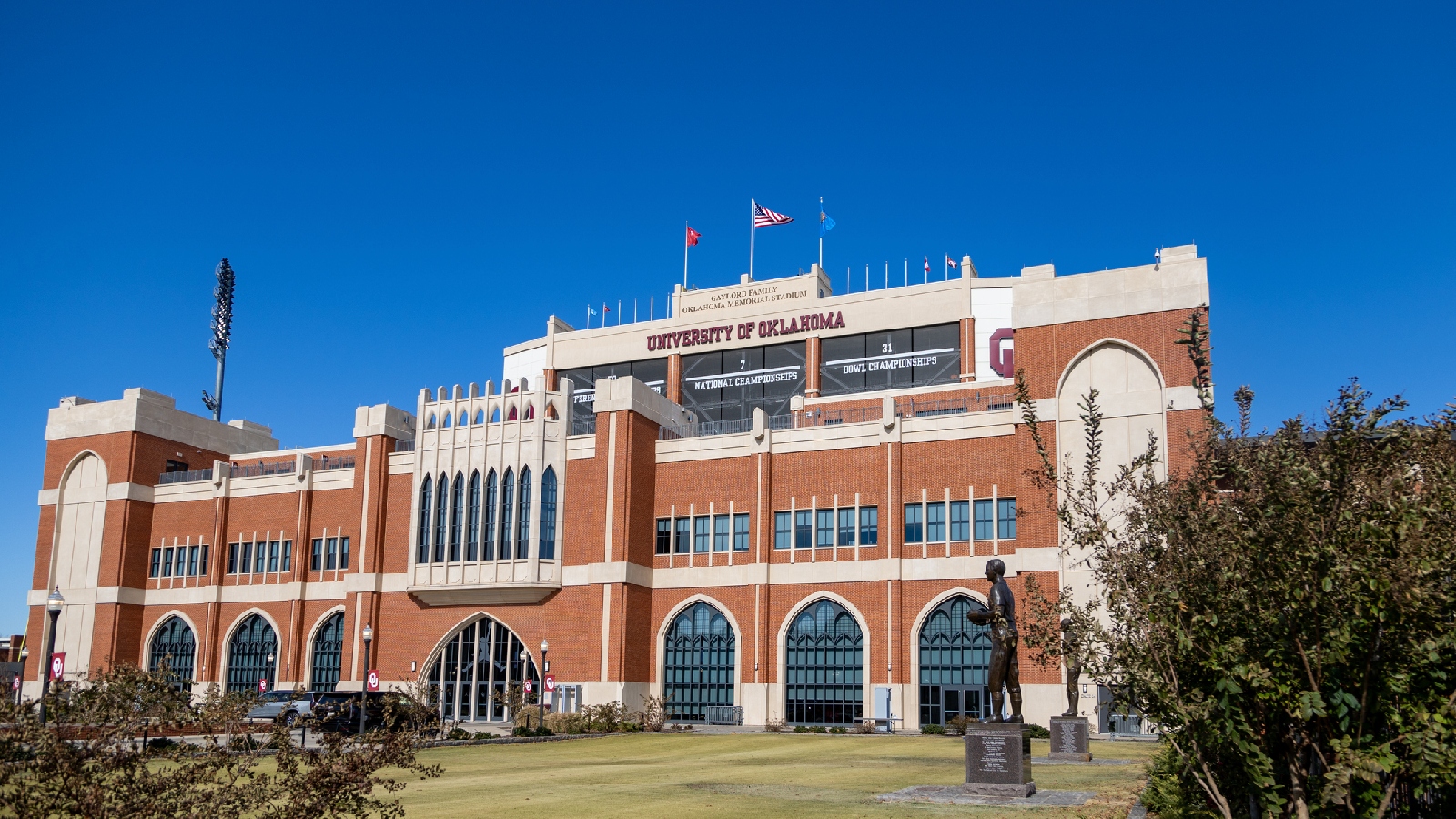 10 Most Valuable College Football Programs