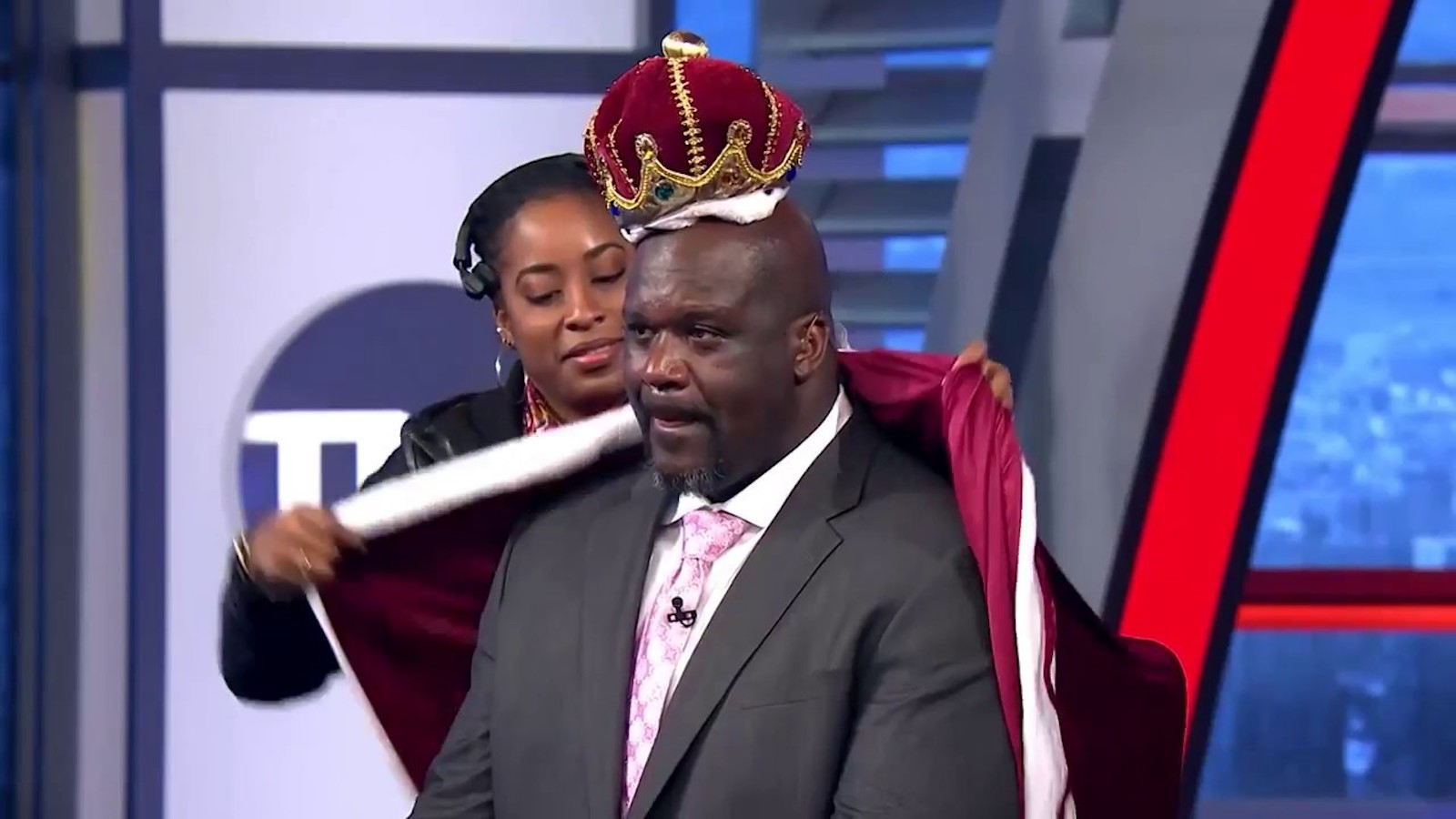 Shaq Brought To Tears By Gift From 'Inside The NBA' Crew (Video)