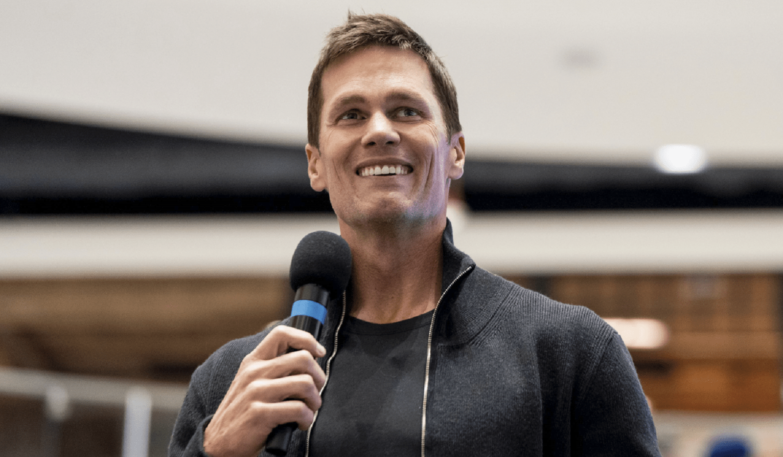 Tom Brady Gets Attacked By Eli Manning At Fanatics Fest