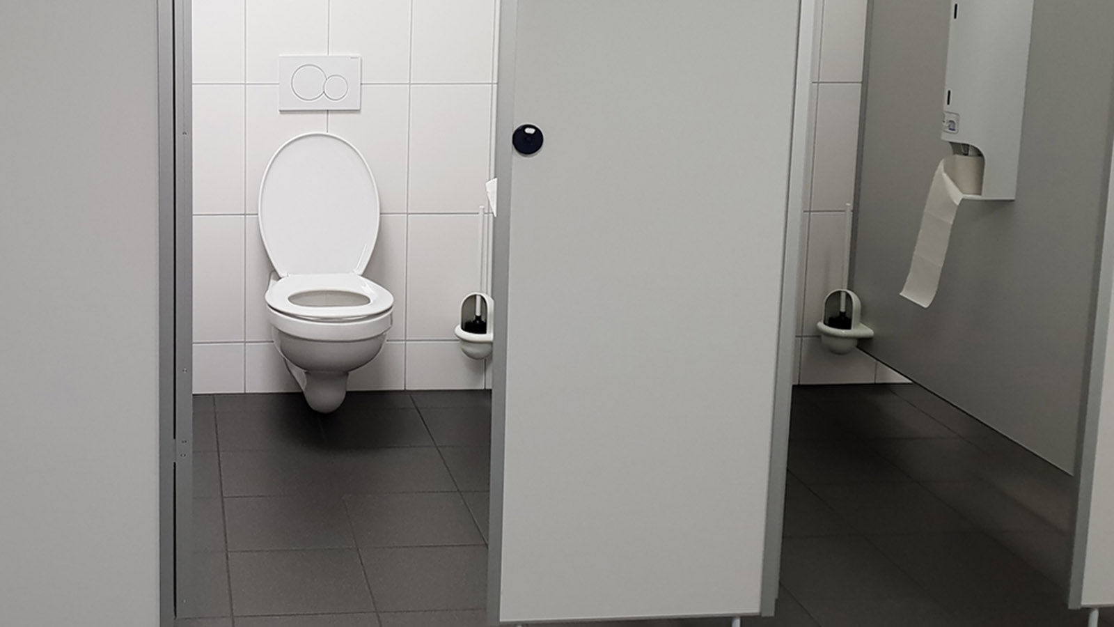 'Bathroom Camping' Is The New Trend Among Gen Z