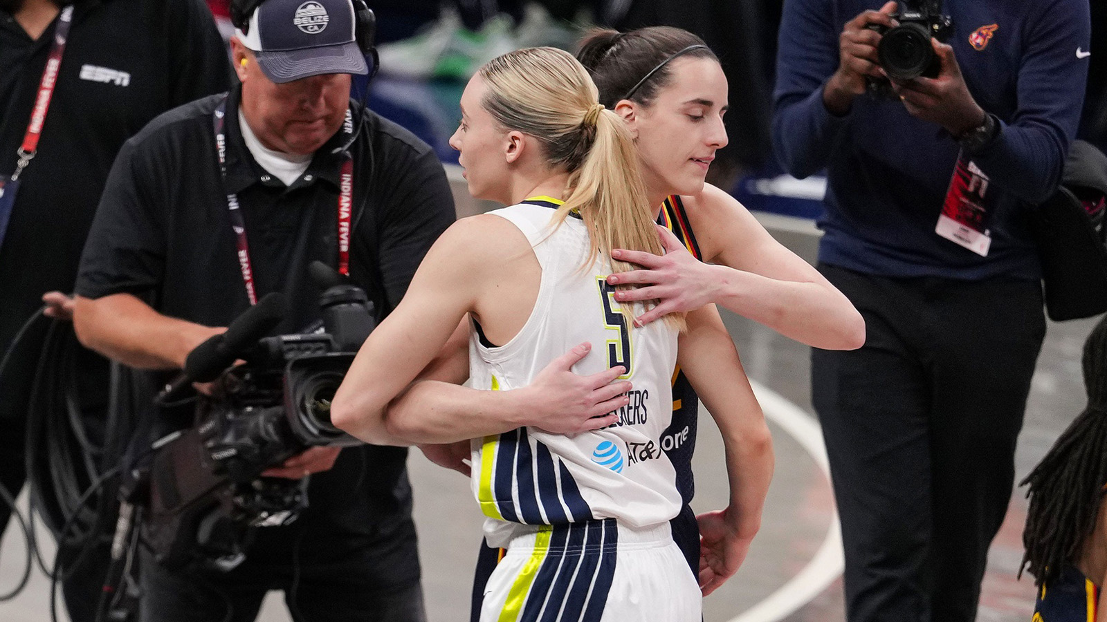 Paige Bueckers Bodied WNBA Reporter For Caitlin Clark Question