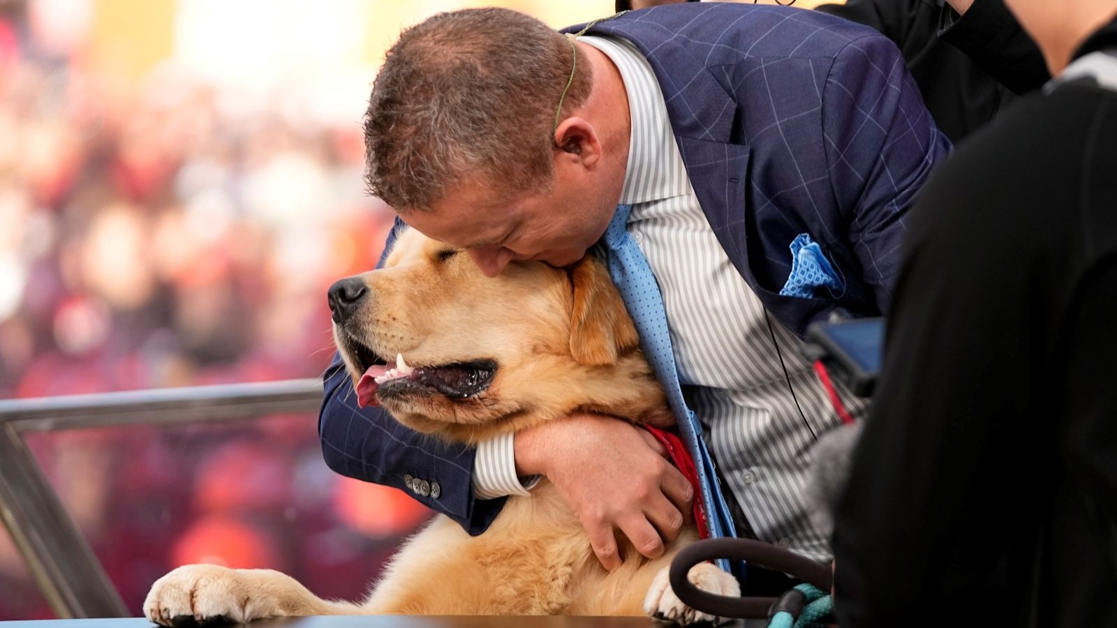 Kirk Herbstreit's Dog Peter Poops On 'College GameDay' Set