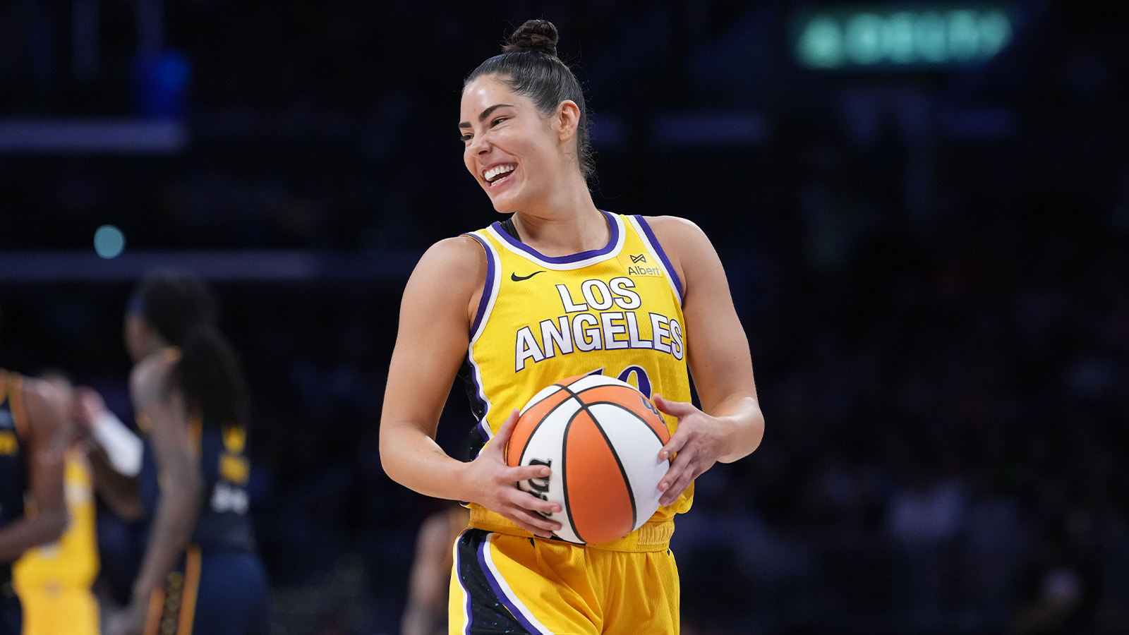 Kelsey Plum's Classy Gesture Proves She Isn't A Dirty Player