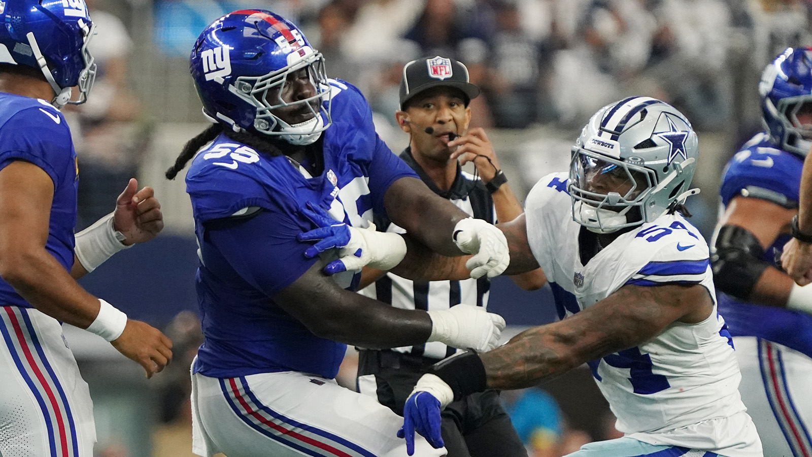 NFL Rules Allowed Giants Lineman To Slap Opponent In The Head