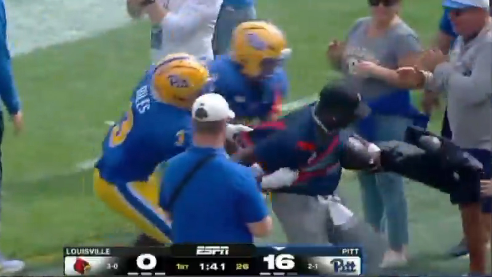 Pitt Football Players Attack Ball Boy In Bizarre Sideline Squabble
