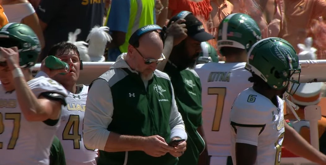 Trent Dilfer Will Be Fired By UAB For Using His Phone At Kickoff