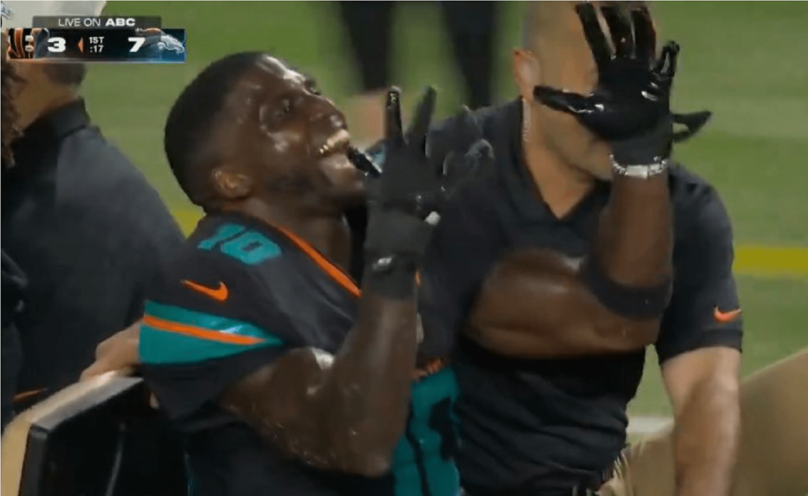 Tyreek Hill Was Laughing Looked Happy After Suffering Nasty Leg Injury