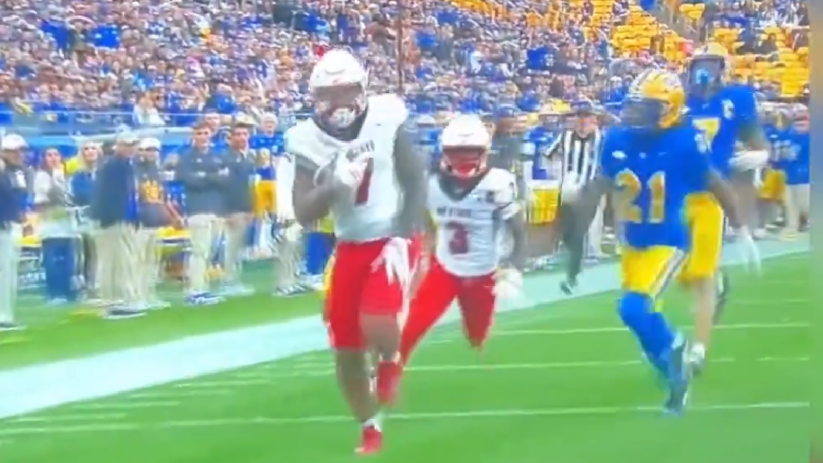NC State TE Recreates Iconic Greg Jennings Broken Leg Meme In Real Life