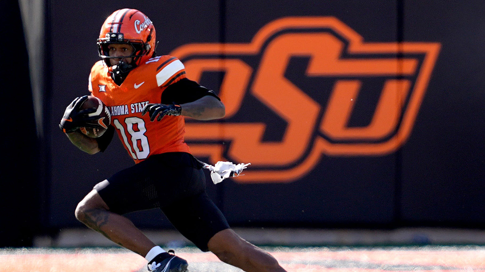 Mike Gundy's Failures Force Oklahoma State To Start WR At QB
