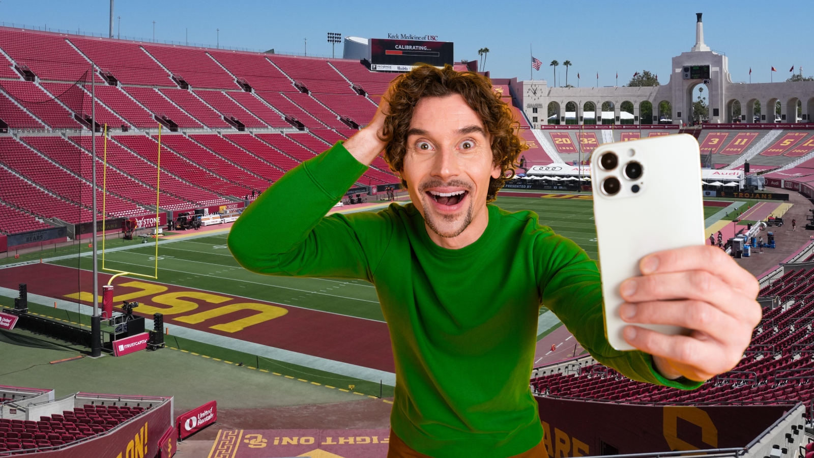 Obnoxious Notre Dame Fan Goads USC Football Players In Field Storm