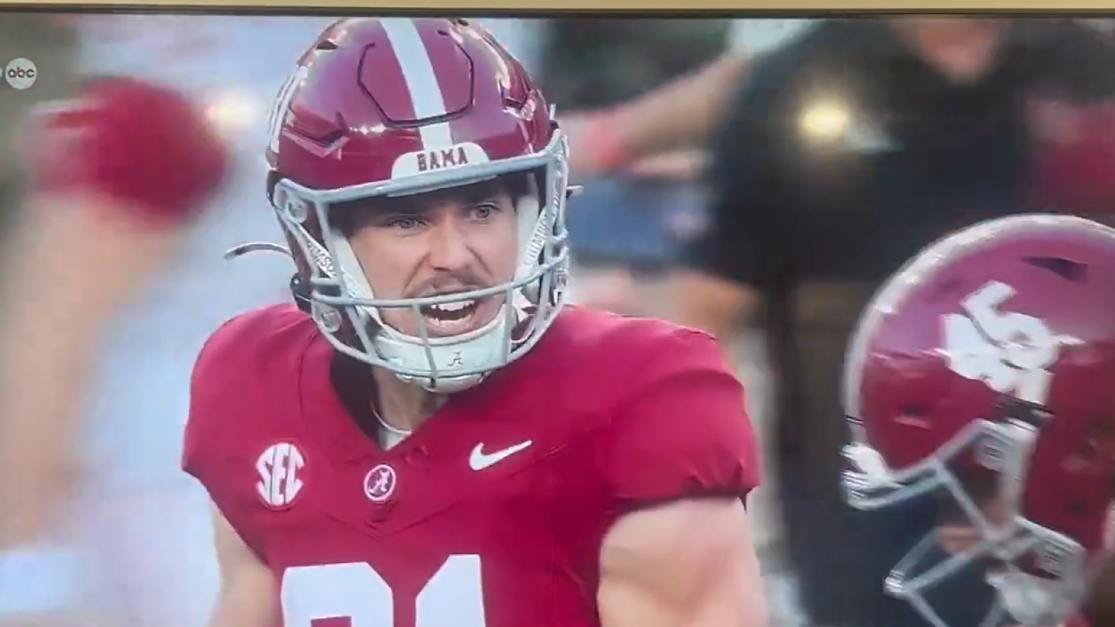 Alabama Kicker Furiously Blames Long Snapper For Missed FG Vs. Oklahoma