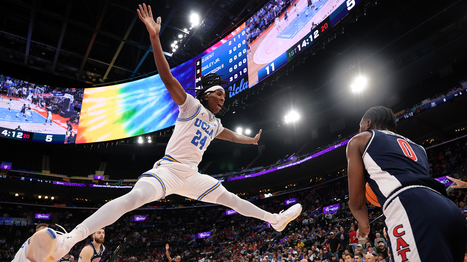 Arizona Basketball Fans Drown Out Pathetic UCLA Crowd In L.A.