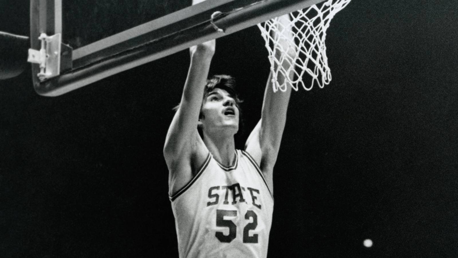 The 13 Tallest College Basketball Players In History