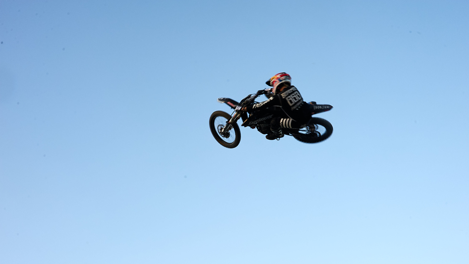 Dirt Biker Tyler Bereman Rides Between Islands On Homemade Jumps