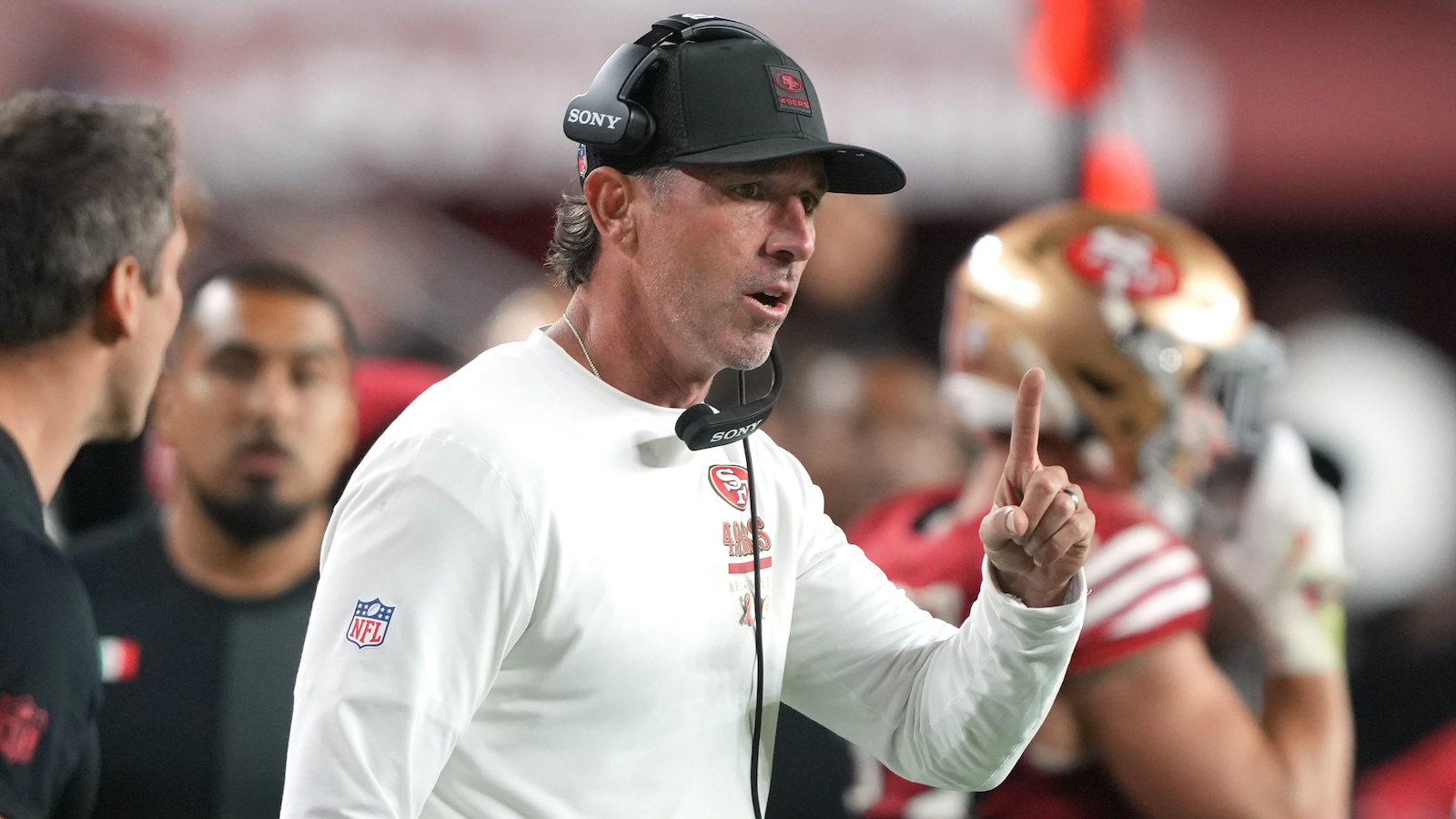 49ers HC Kyle Shanahan Goes Viral For Rapidly Aging