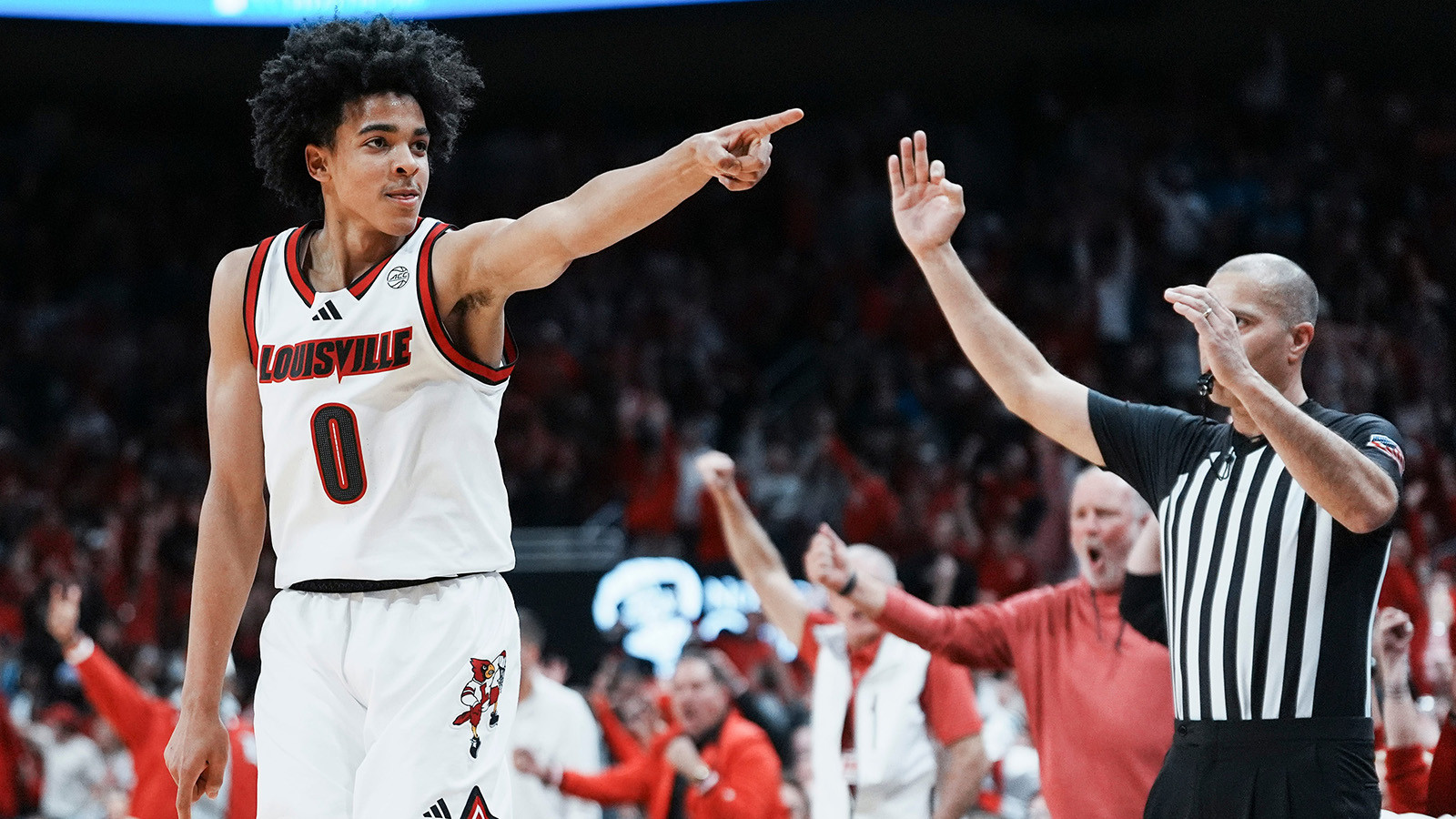 Louisville Star Vindicates Basketball Coach Amid Holdout Rumors