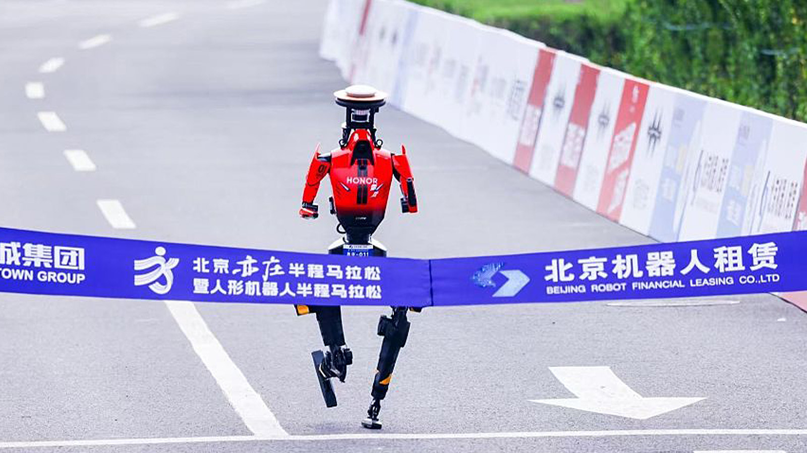 Chinese Robot That Set Half-Marathon Record Gets Major Asterisk